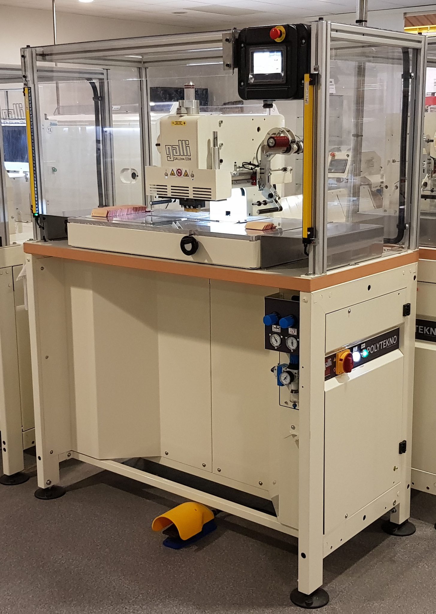 Machine de marquage à chaud programmable - Modèle POLYTEKNO - Suteau Anver