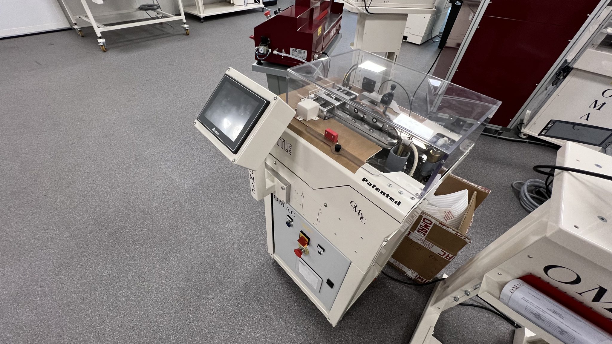 Machine à teinter les tranches - Modèle OMAC SHUTTLE PRO - Suteau Anver